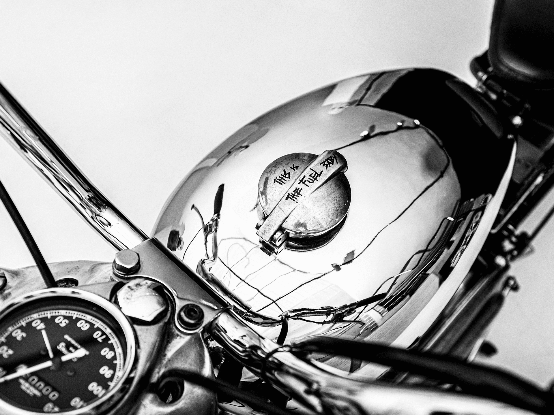 Bullet Chrome | Minimal Studio